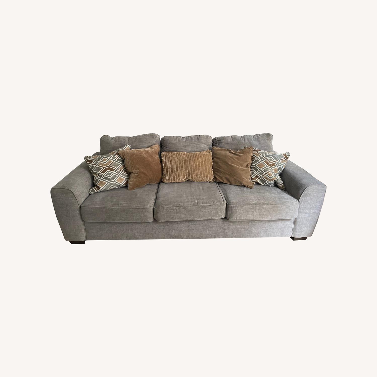Raymour & Flanigan Grey Sofa - AptDeco