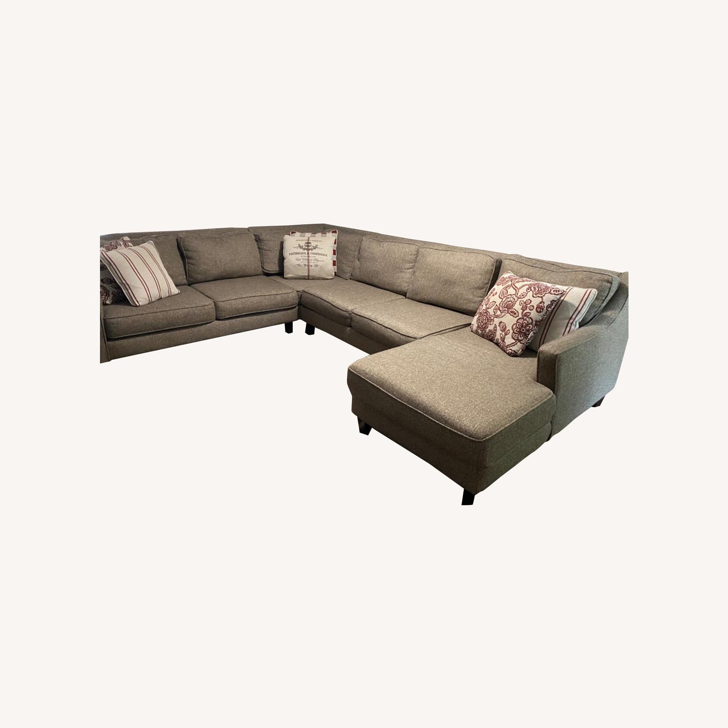 3 Pc Sectional - AptDeco