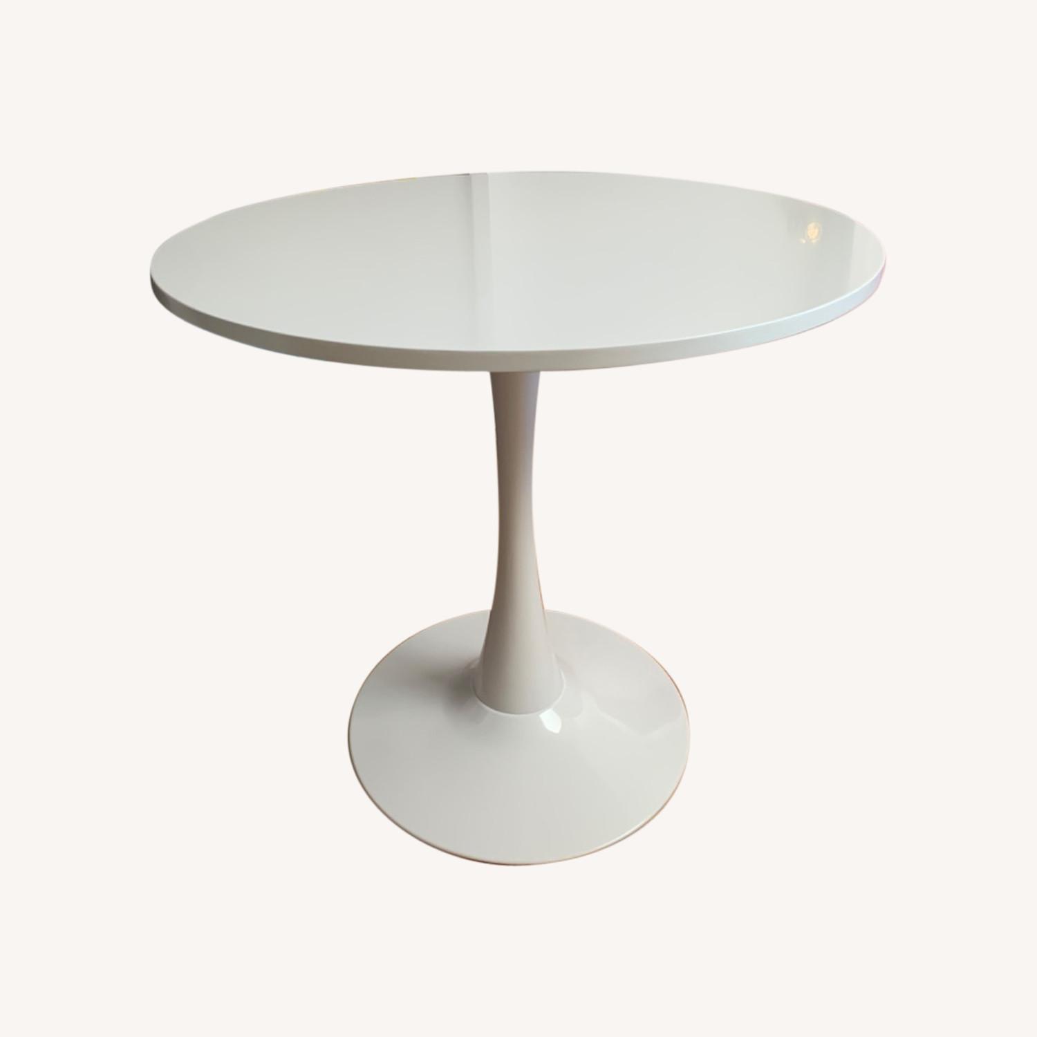 Wayfair 32 All White Pedestal Dining Table - AptDeco