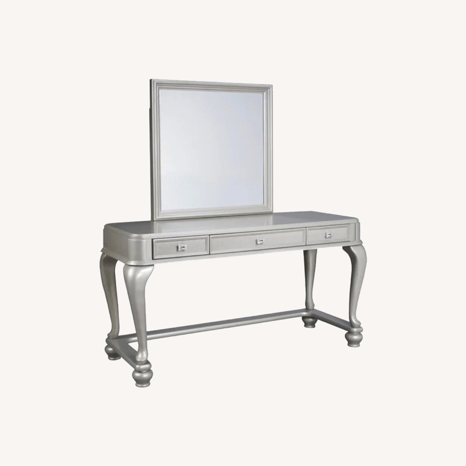 Ashley Silver Vanity Set - AptDeco