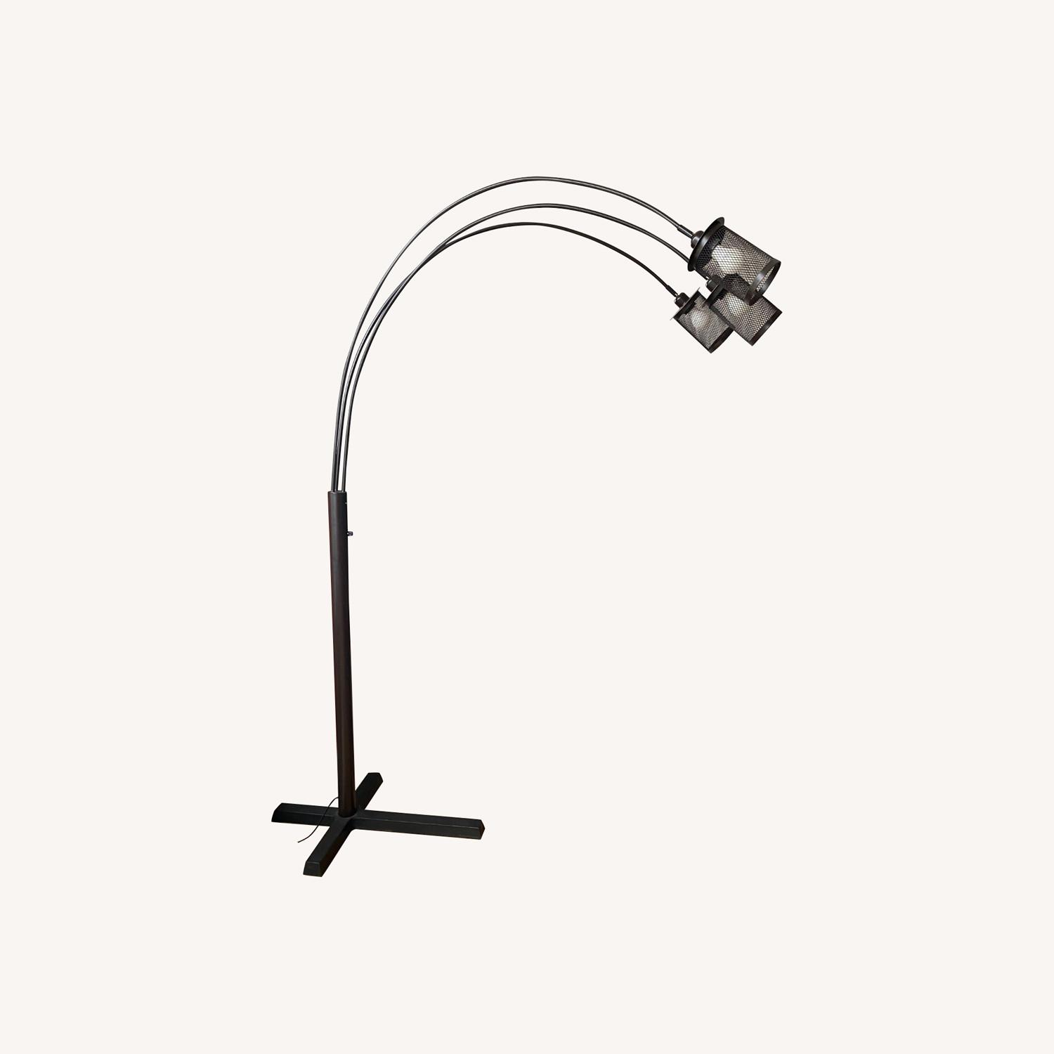 Metal Arch Floor Lamp - AptDeco