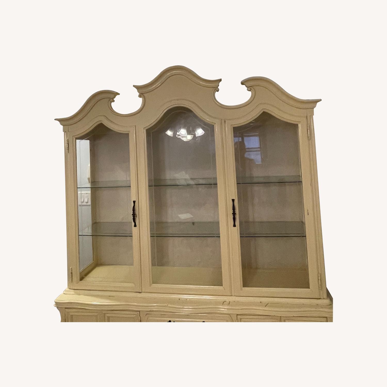 Vintage/Antique Showcase - AptDeco