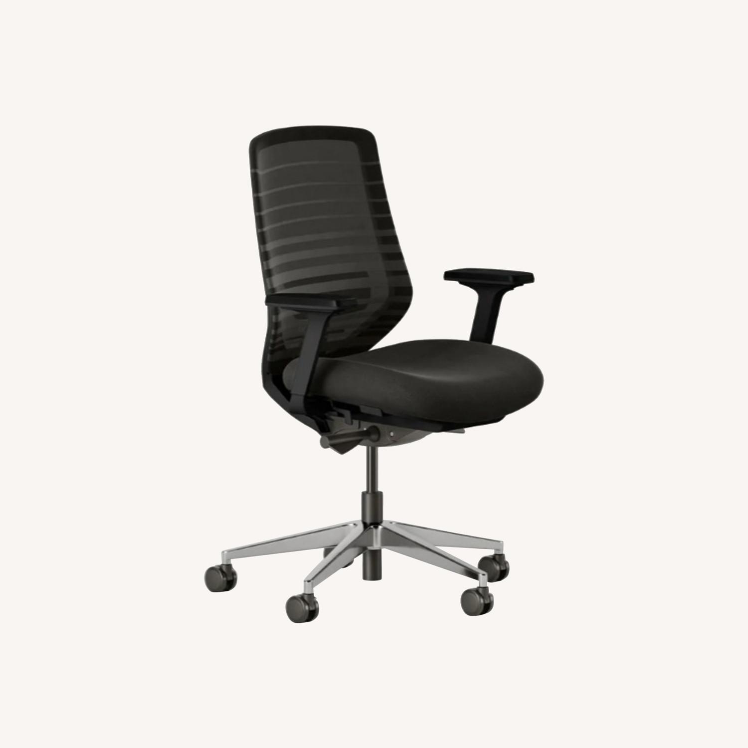 Wayfair 180 Water Ergonomic Chair - AptDeco