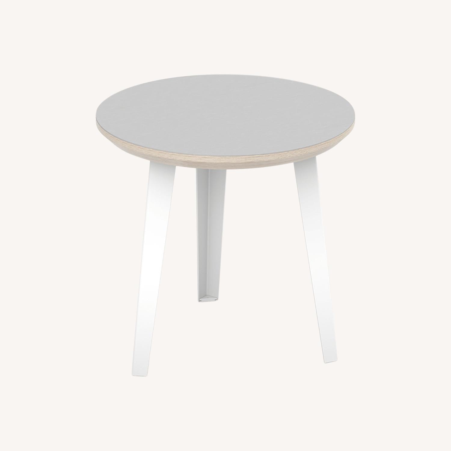 Floyd The Side Table, White - AptDeco
