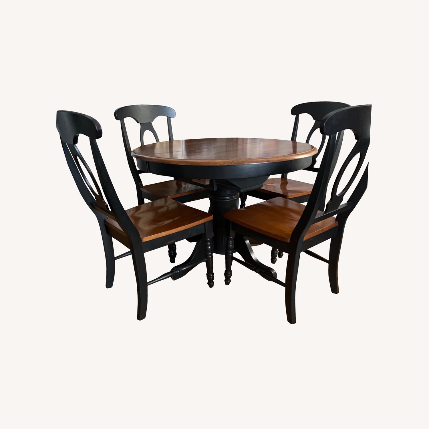 Raymour & Flanigan 5 Pc Dining Set - AptDeco