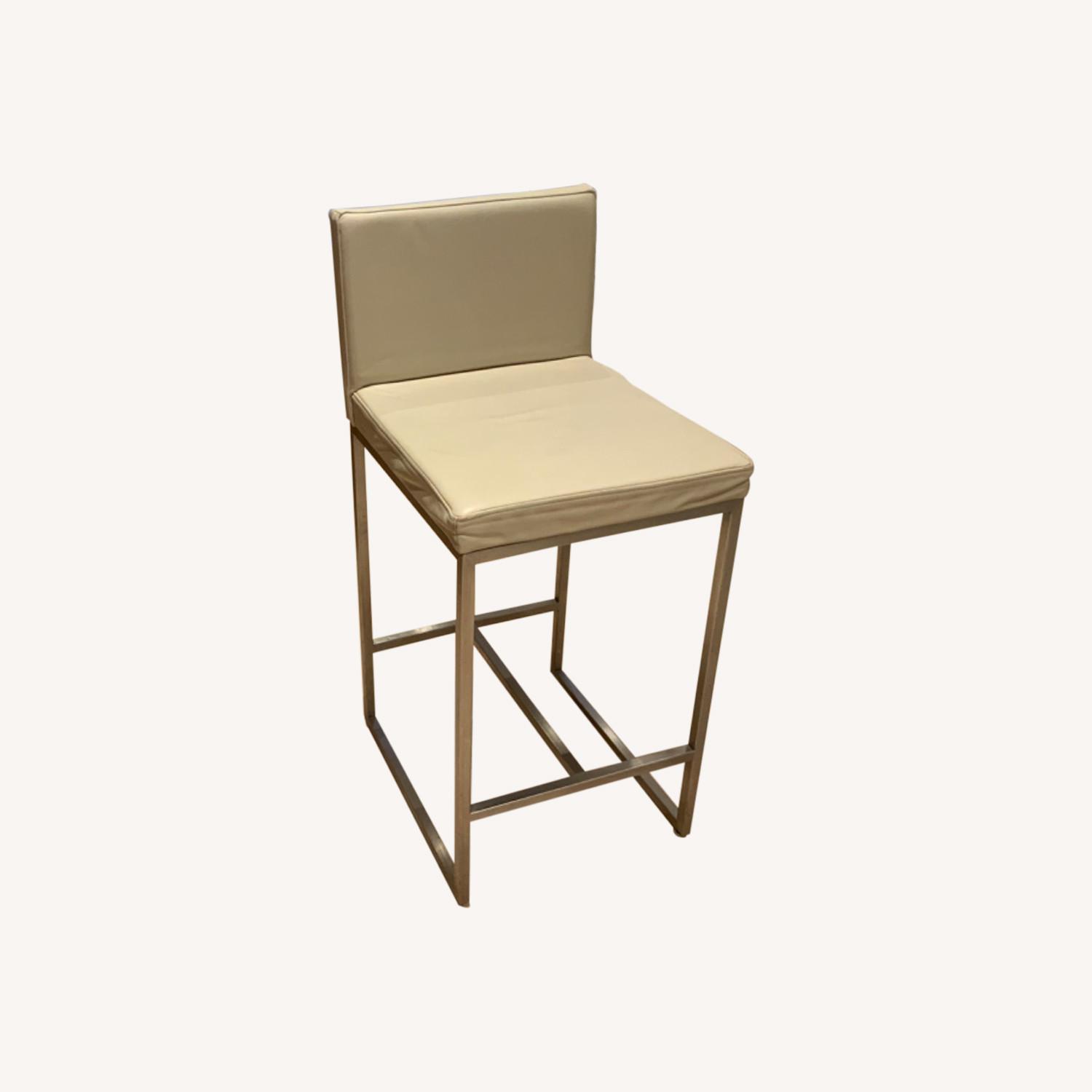 6 Desiron Suffolk Counter Stools - AptDeco