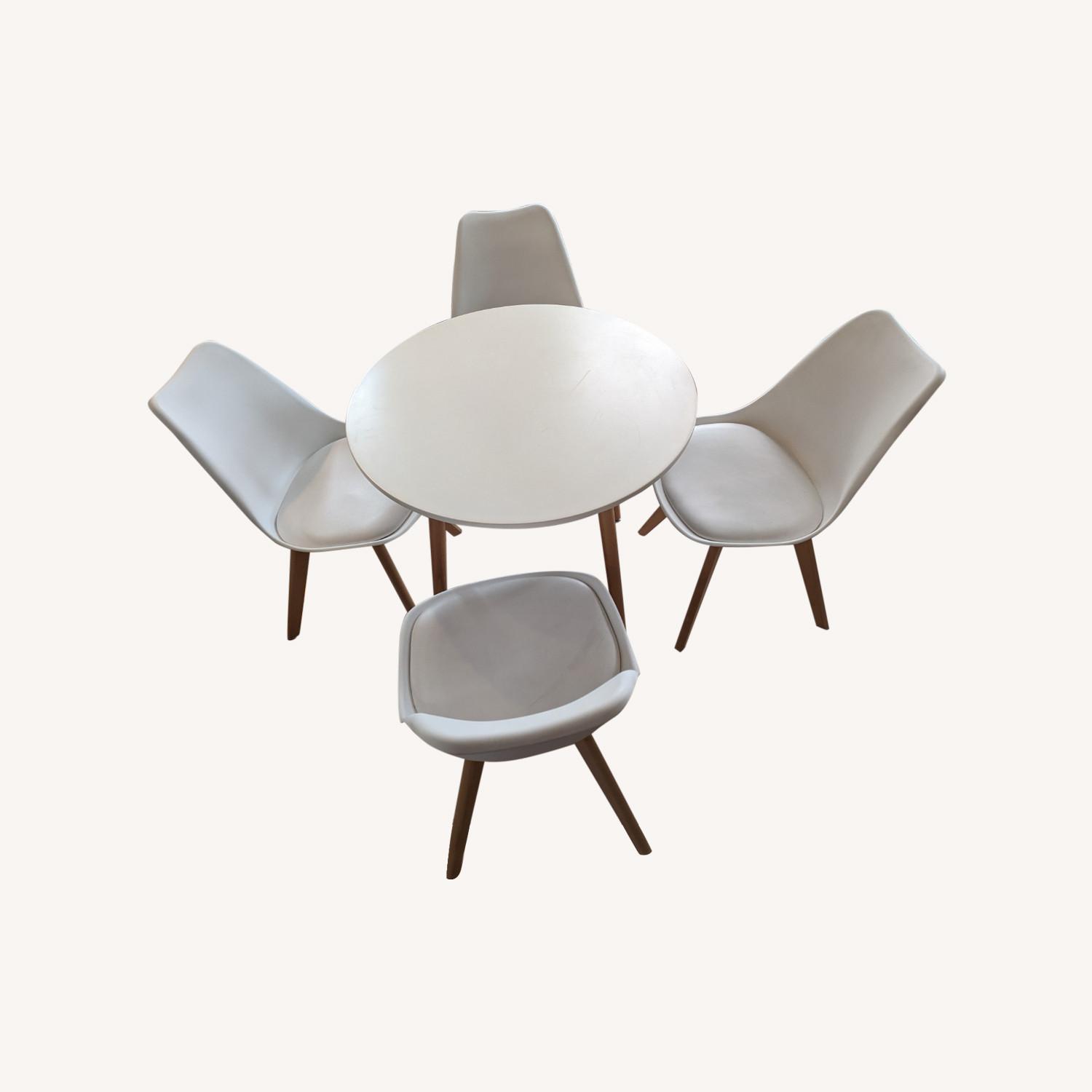 Small Modern Dining Set - AptDeco
