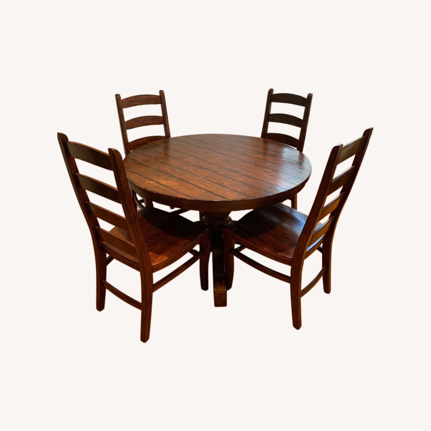 Pottery Barn Sumner Pedestal Set - AptDeco