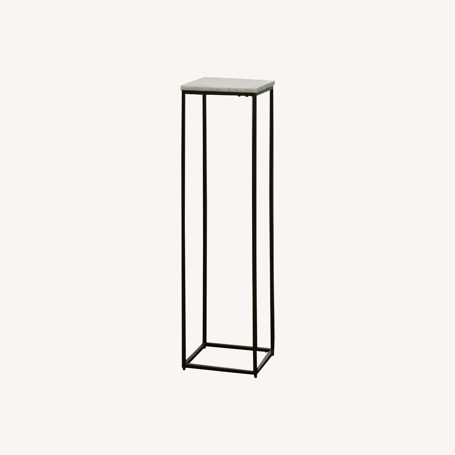 West Elm Streamline Pedestal Table Large - AptDeco