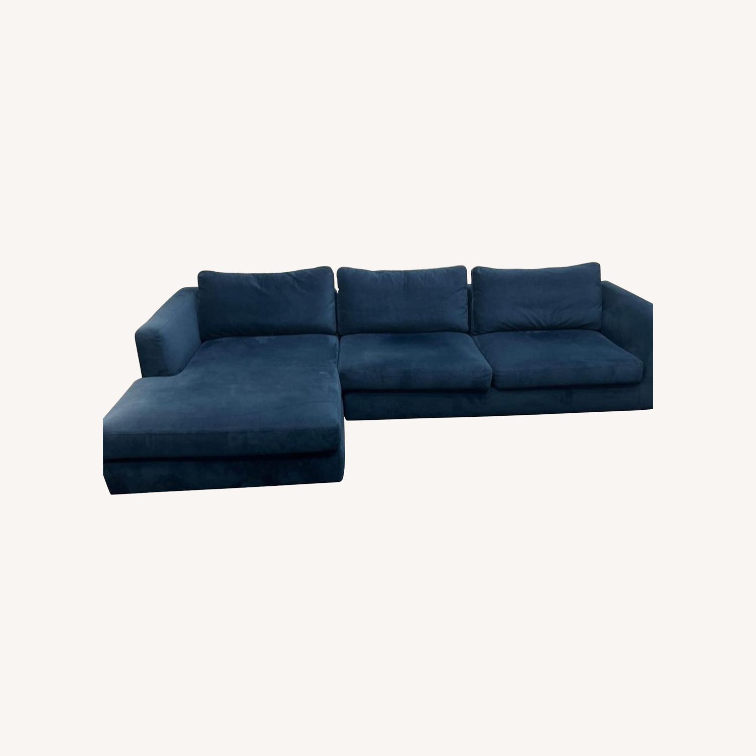 EQ3 Sectional Couch - AptDeco