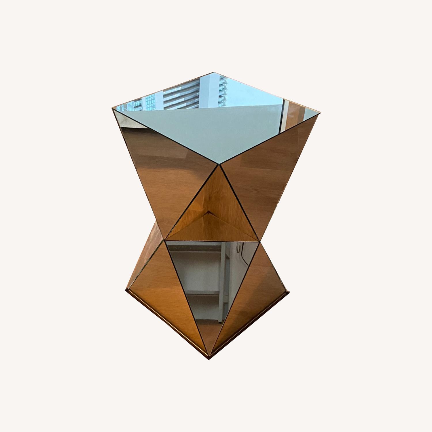 Mirror Side Table Aptdeco