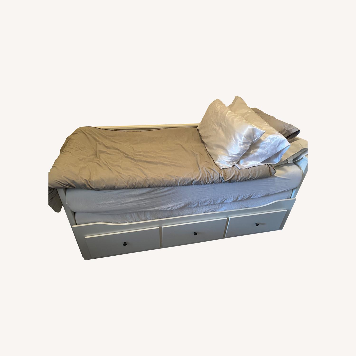 IKEA Day Bed - AptDeco