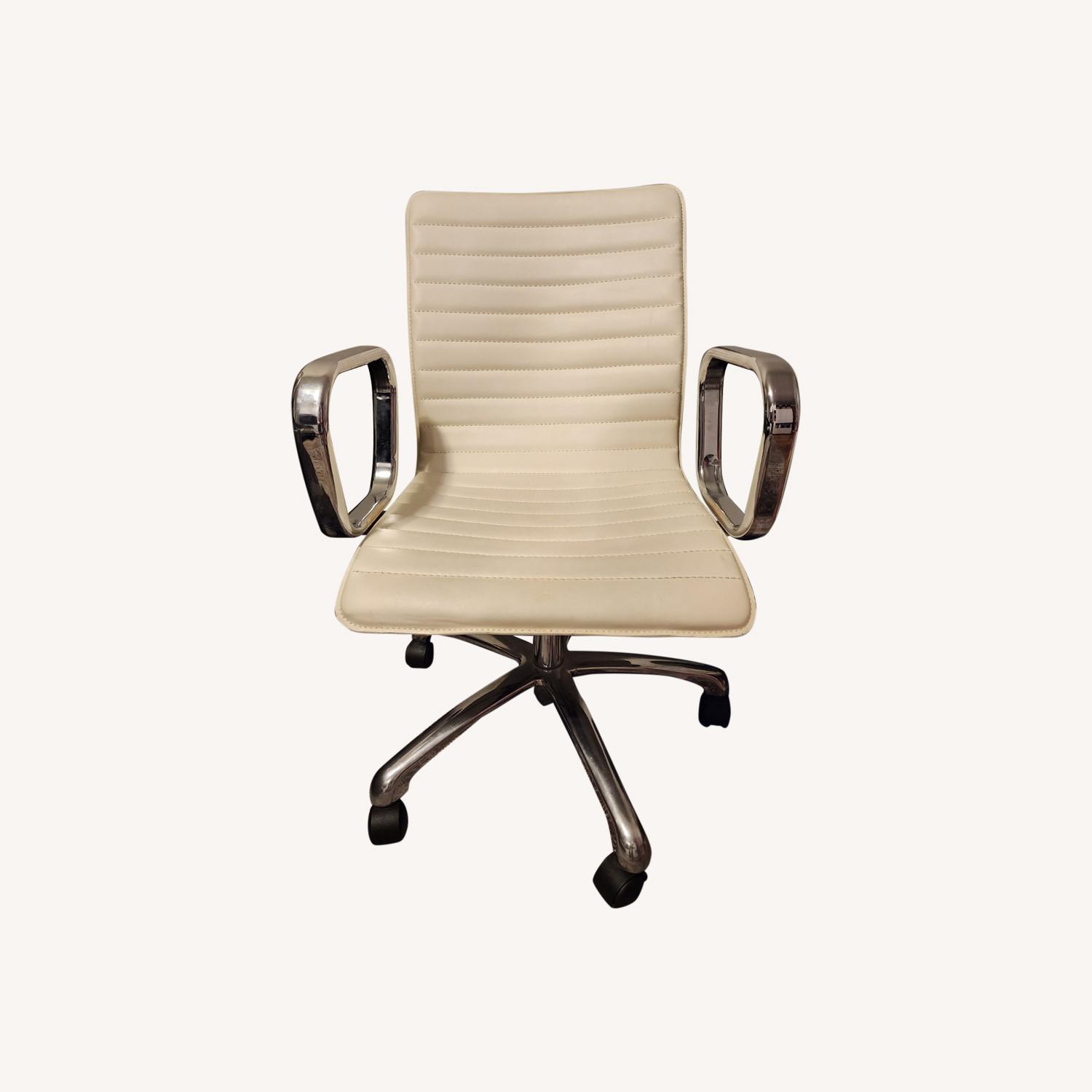 Crate & Barrel Ripple Ivory Leather Office Chair - AptDeco