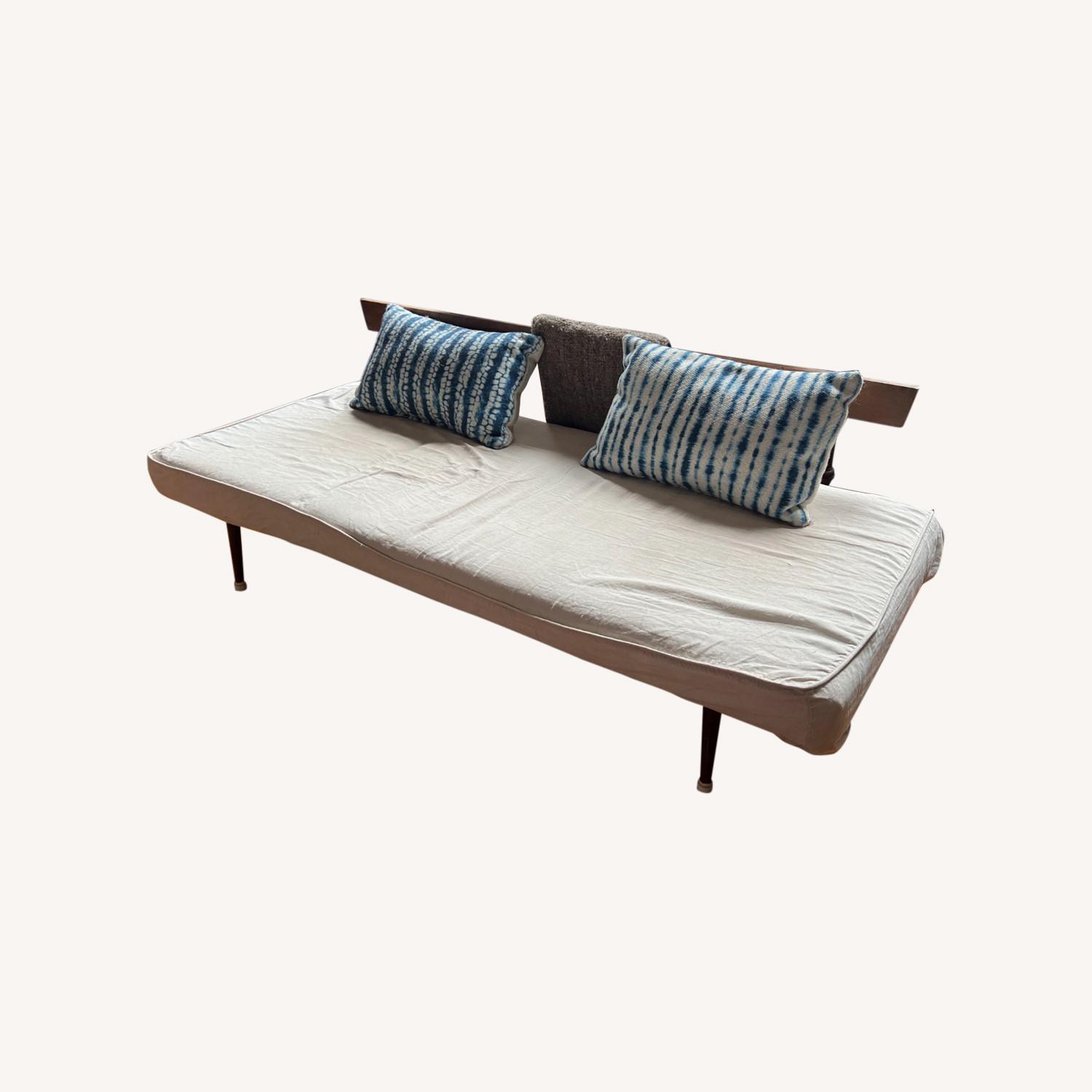 Vintage Day Bed - AptDeco