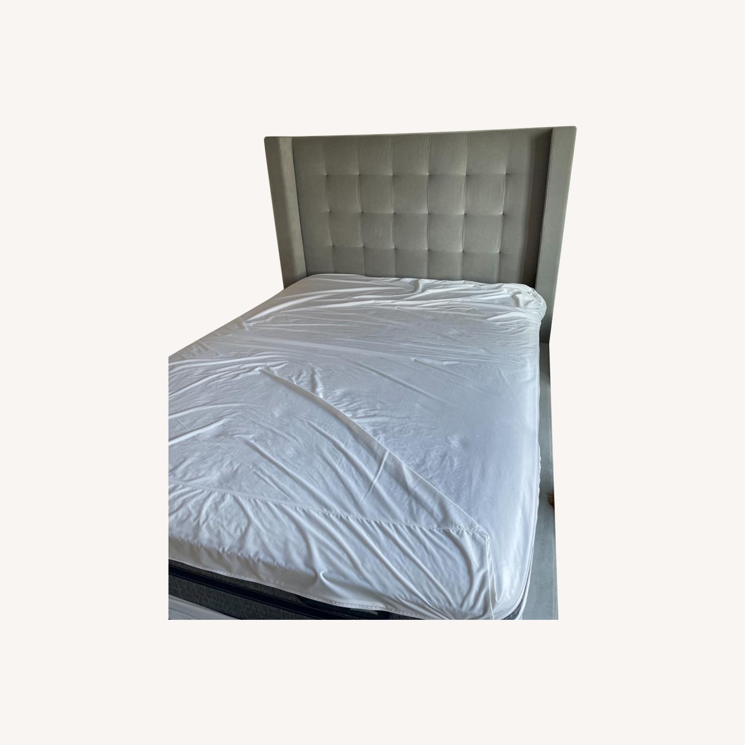 RH Modena Fabric Tufted Panel Platform Bed - AptDeco