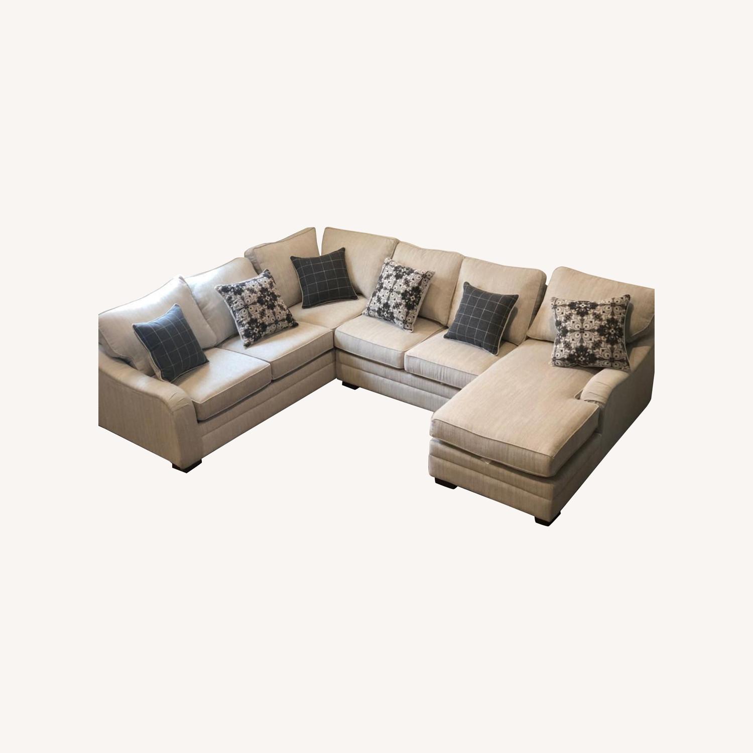 Raymour & Flanigan 3 Pc Sectional Sofa - AptDeco