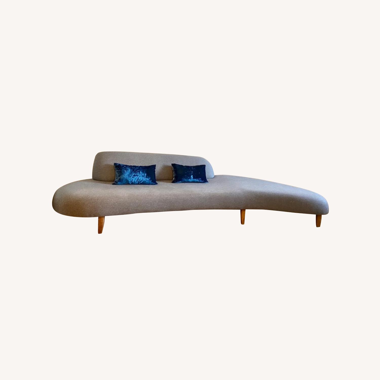 Isamu Noguchi's "Freeform" Sofa - AptDeco