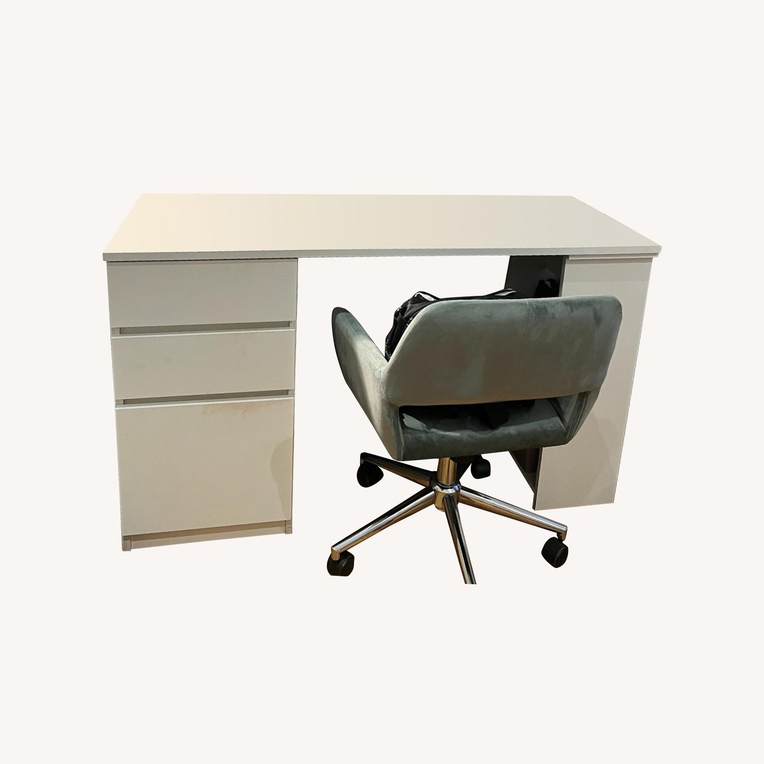 Wayfair White Desk With Drawers and Shelves - AptDeco