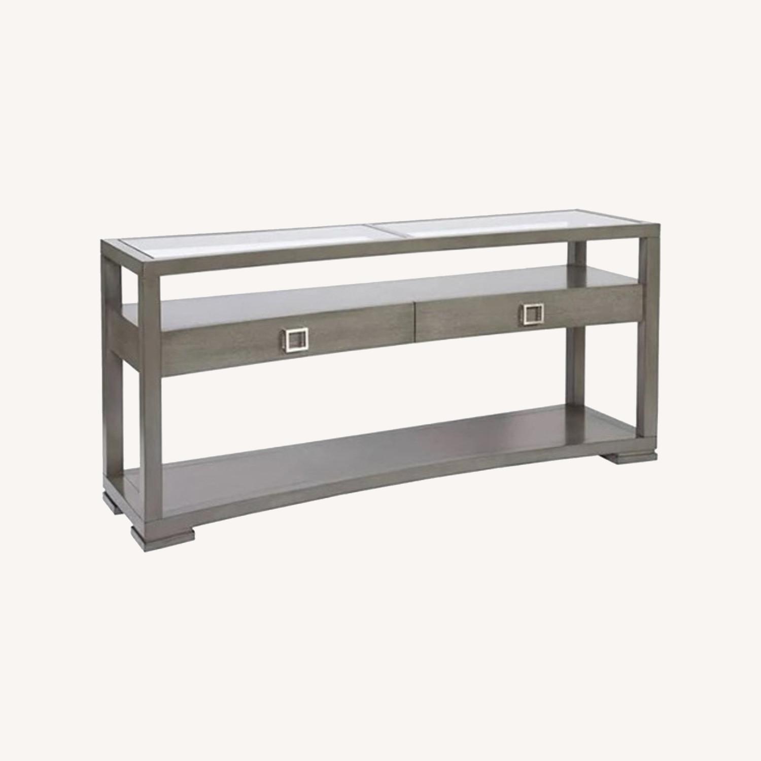 Vanguard Console - AptDeco