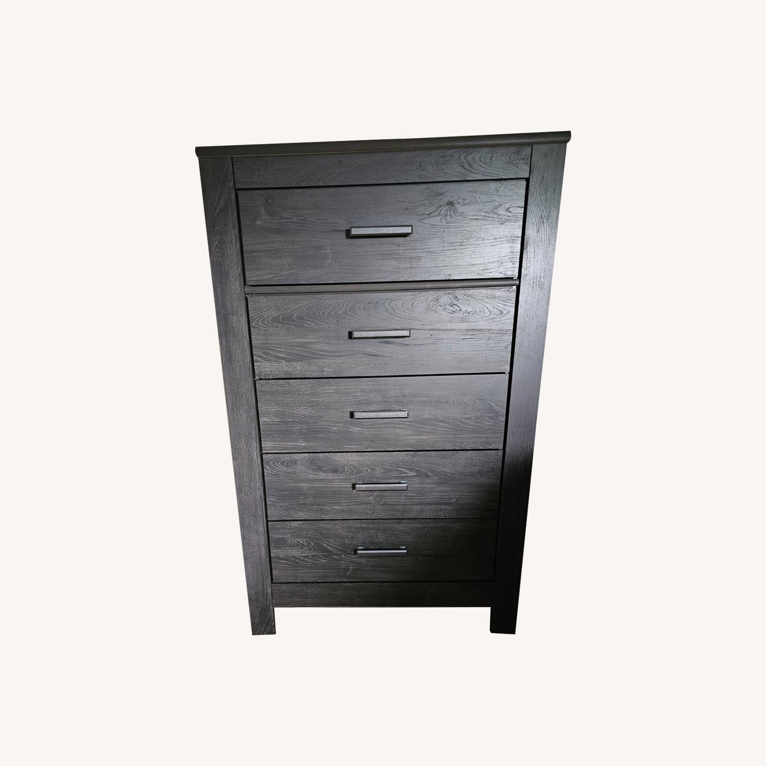 Ashley 5 Draw Chest - AptDeco