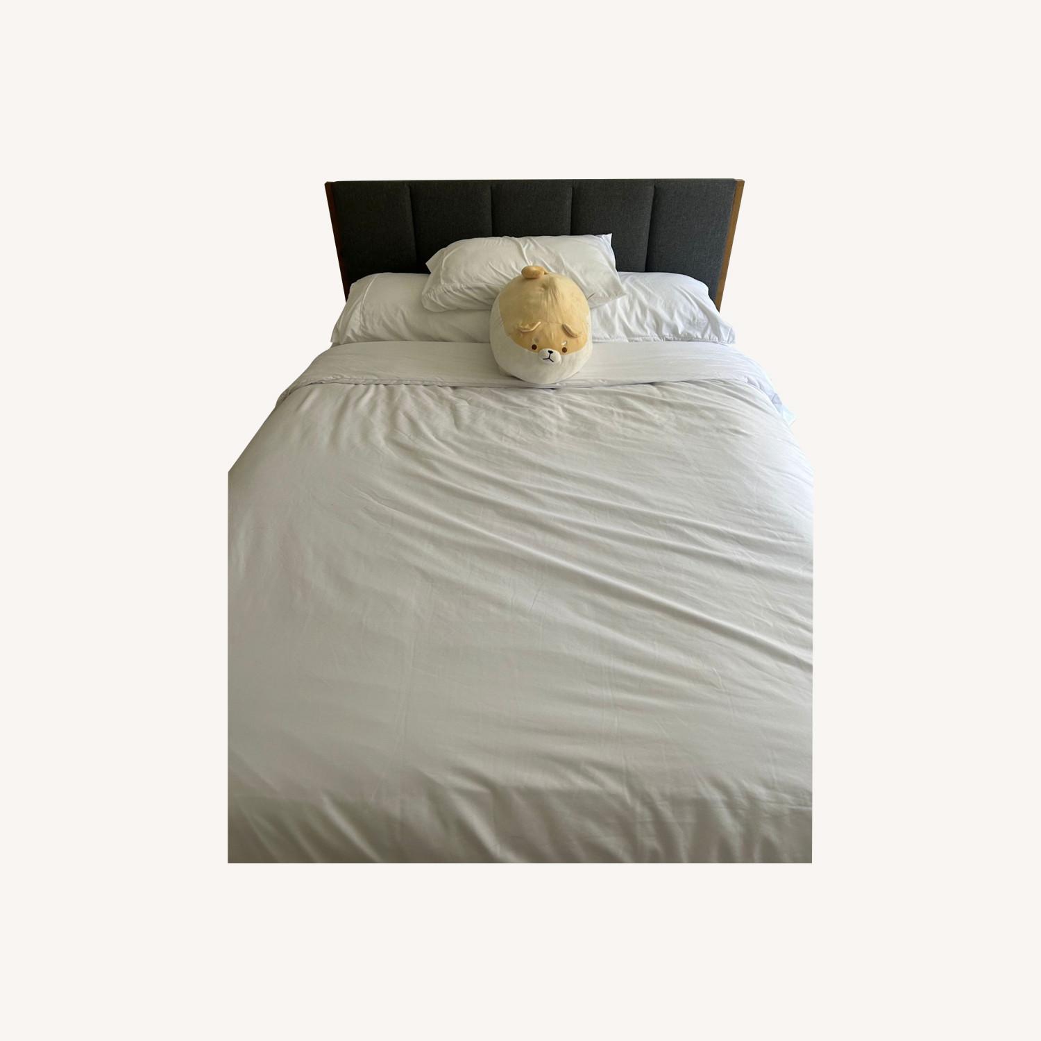 Grey Wade Logan Queen Bed - AptDeco