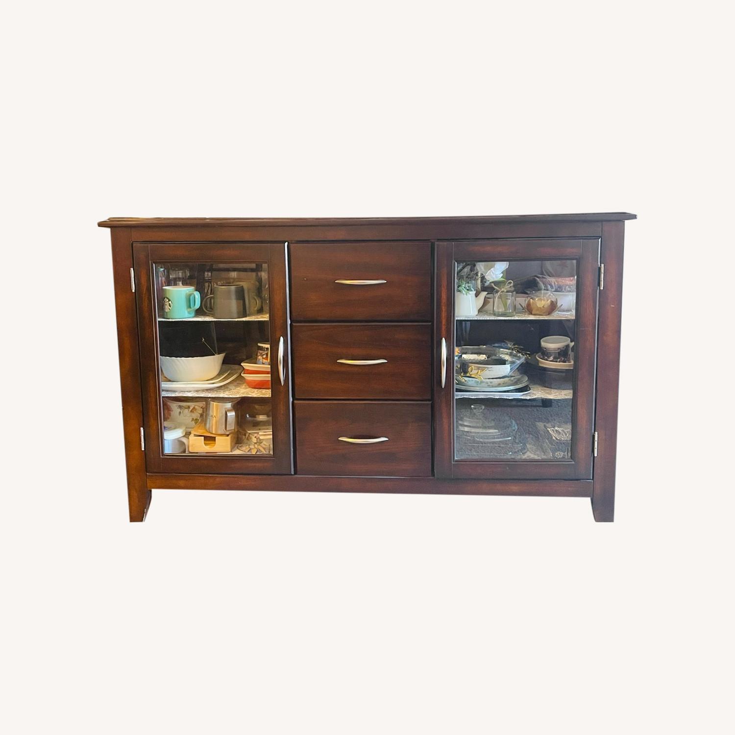 Raymour & Flanigan Server - AptDeco