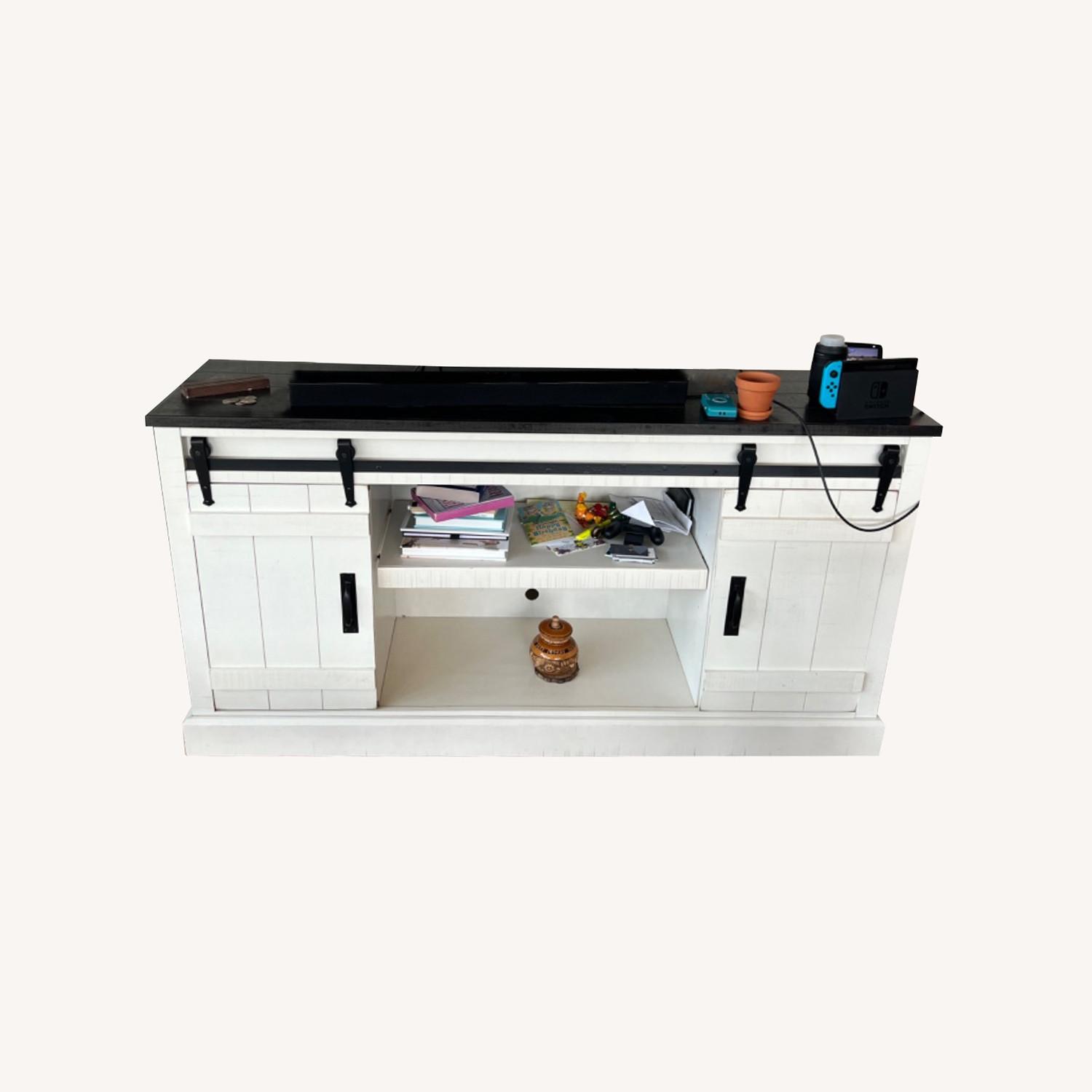 Whalen Media Center - AptDeco