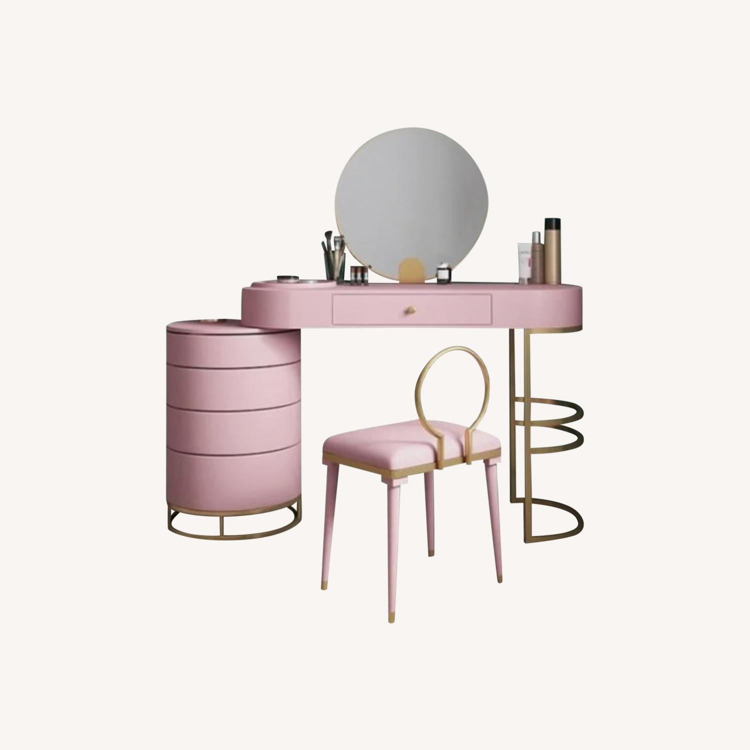 Pink Vanity - AptDeco