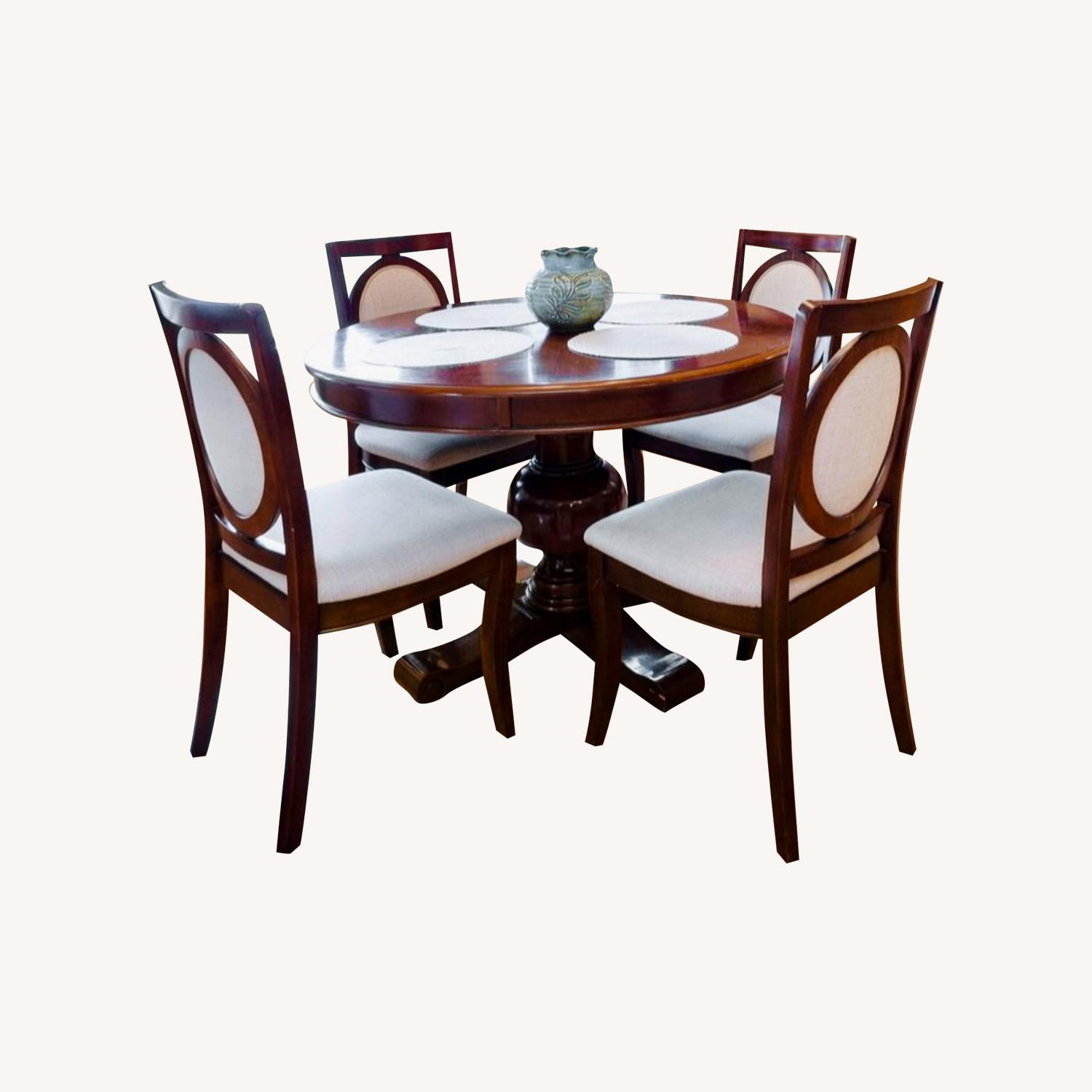 48" Round Dinning Sets - AptDeco
