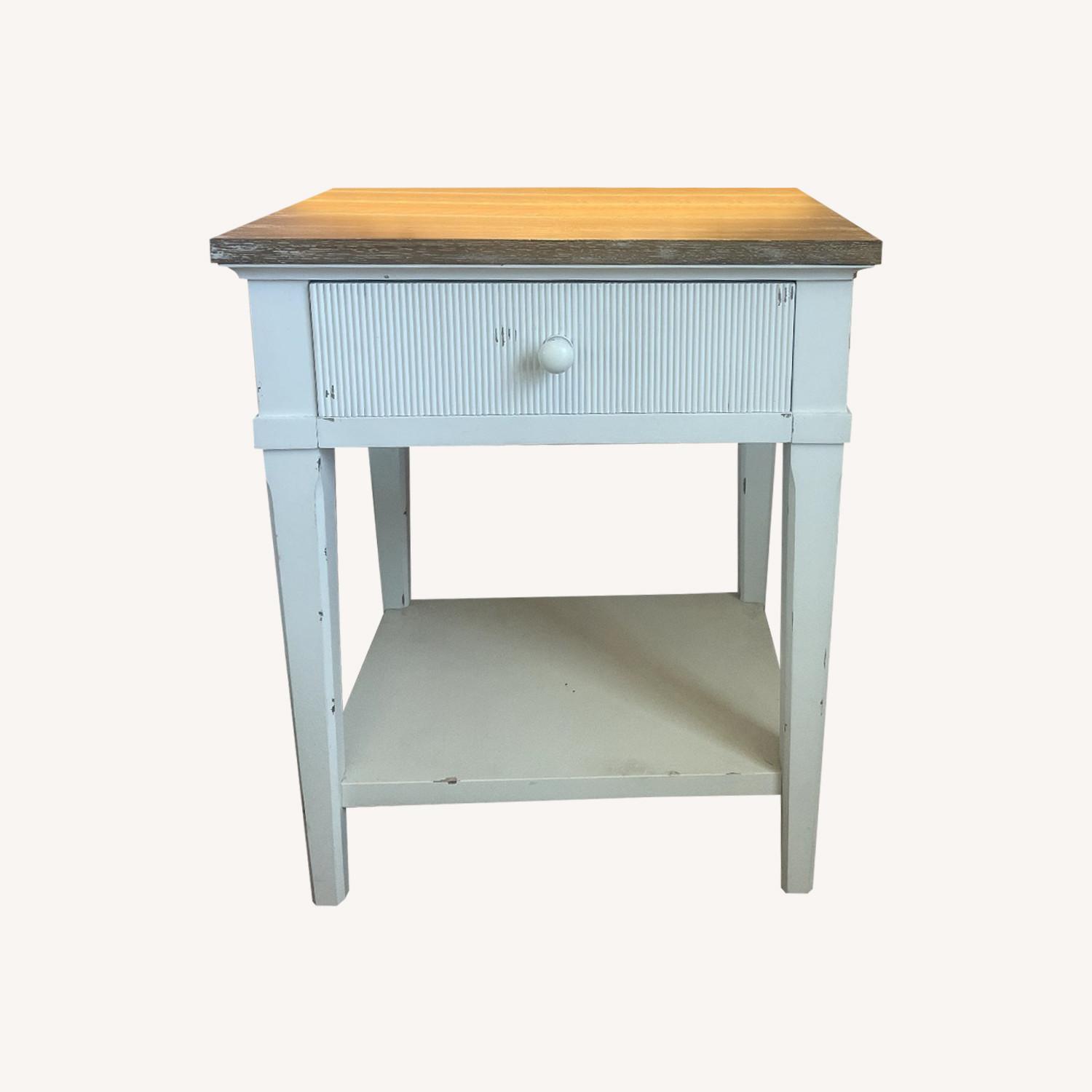 Charming End Table - AptDeco