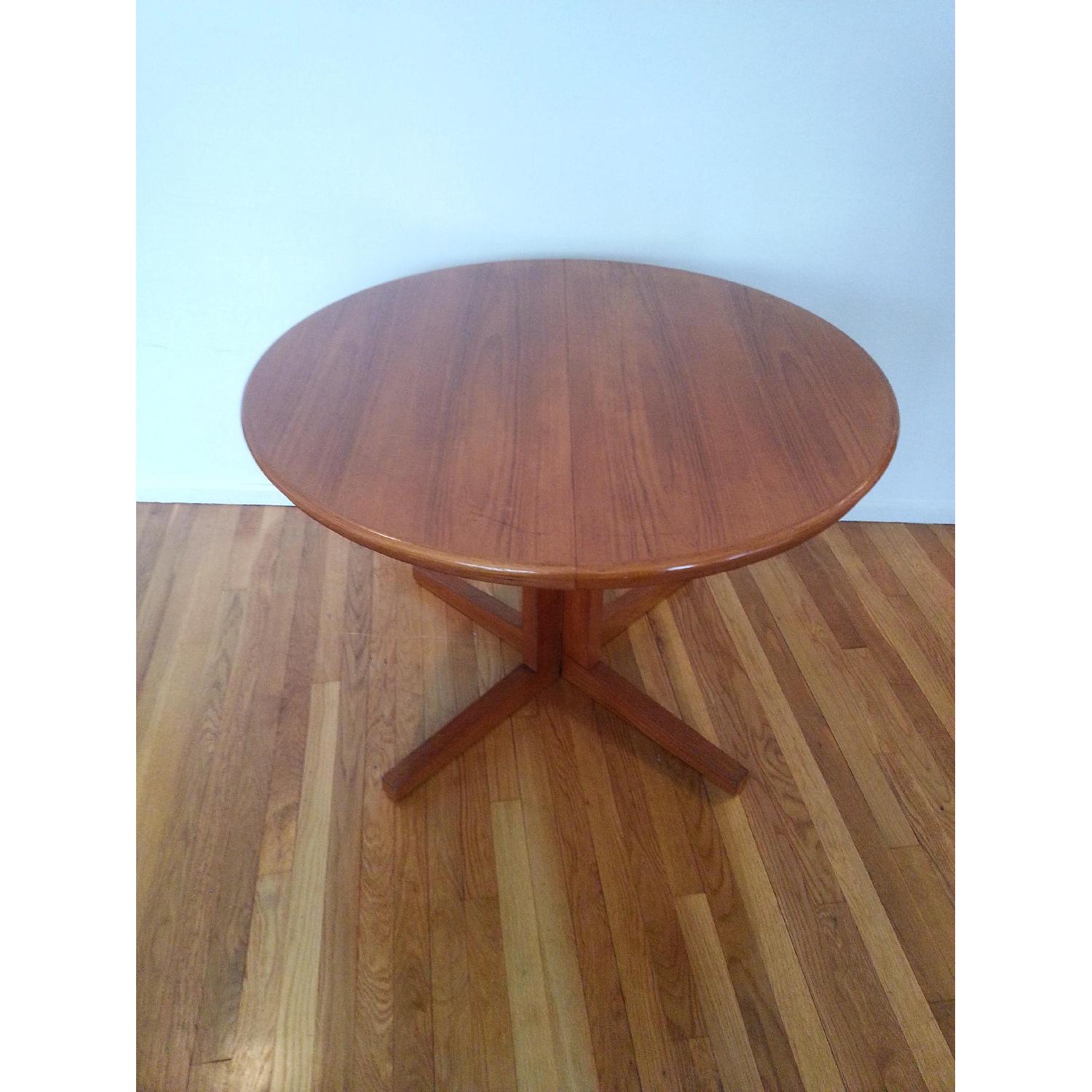 Mobler Furniture Round Teak Danish Dining Table w/ Pedestal Base - AptDeco