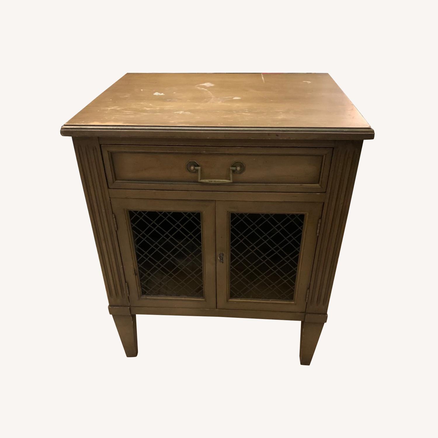 Antique Heritage Henderon - AptDeco