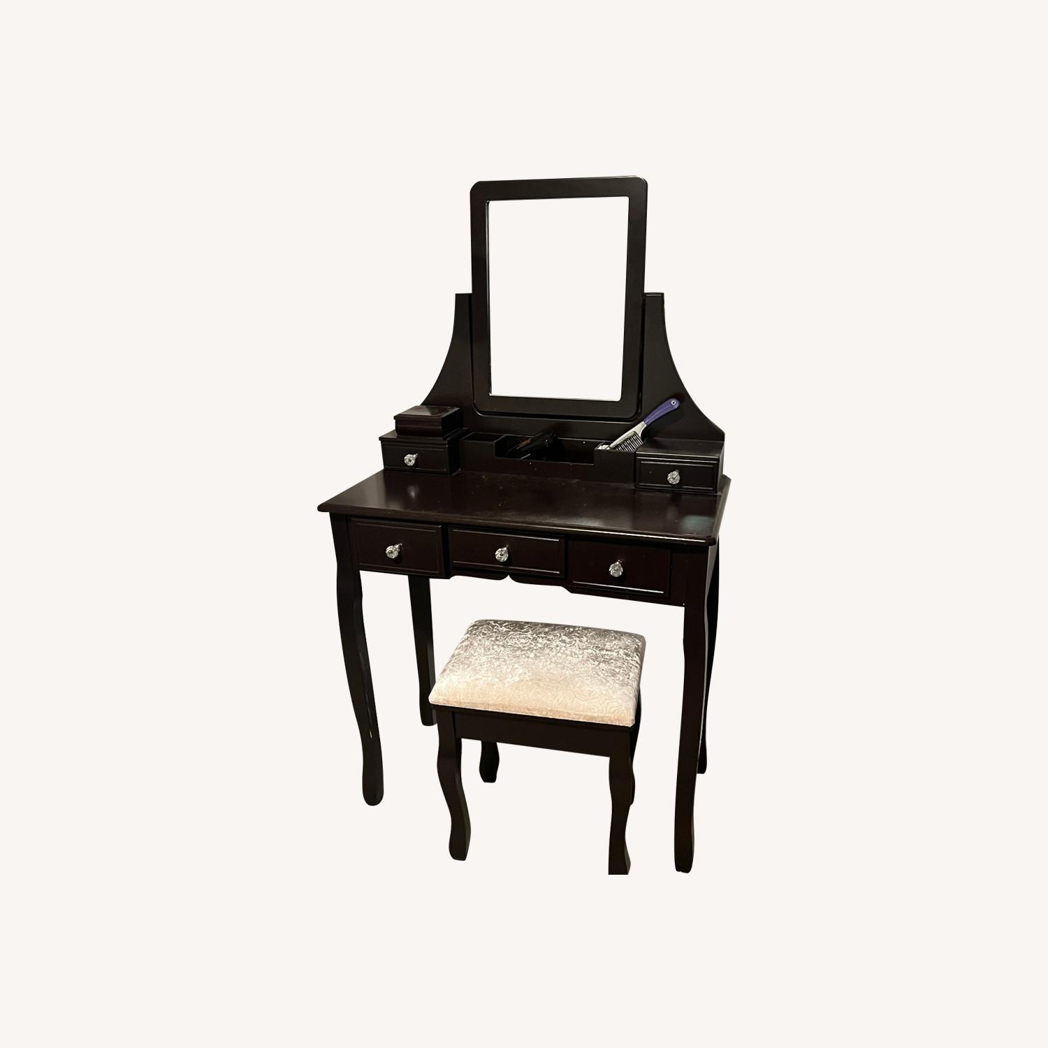 Dressing/Powder Table - AptDeco