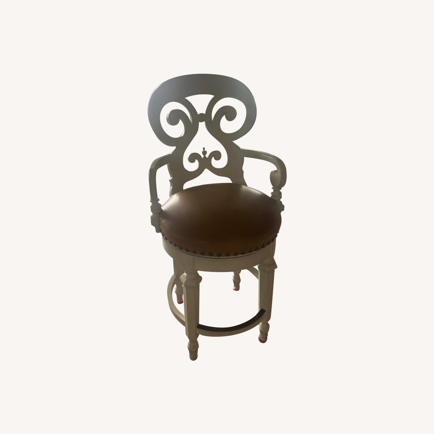 Front gate Swivel Counter Stools - AptDeco
