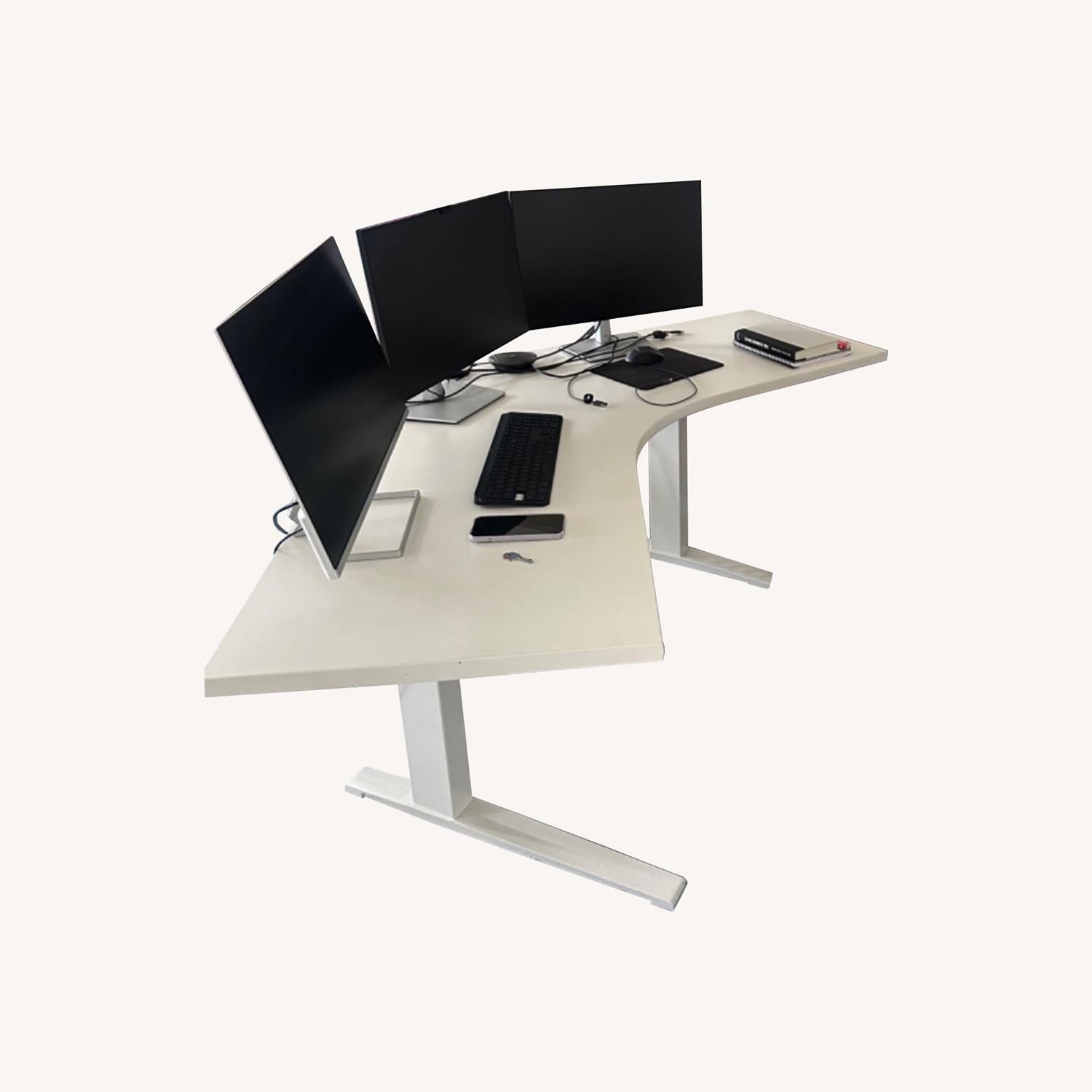 Herman Miller Standing Desk - AptDeco
