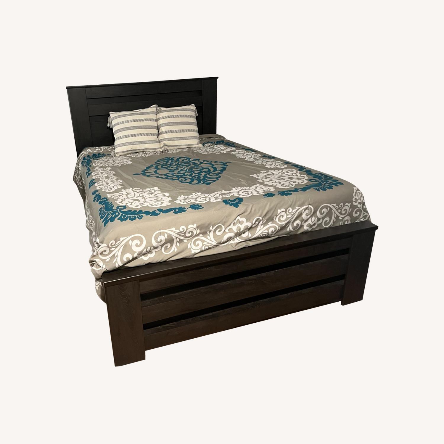 Queen Charcoal Panel Bed W Enso Adjustable Base - AptDeco