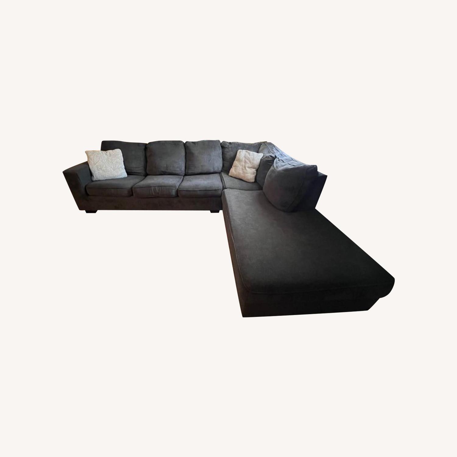 Altari Sectional with Chaise - AptDeco