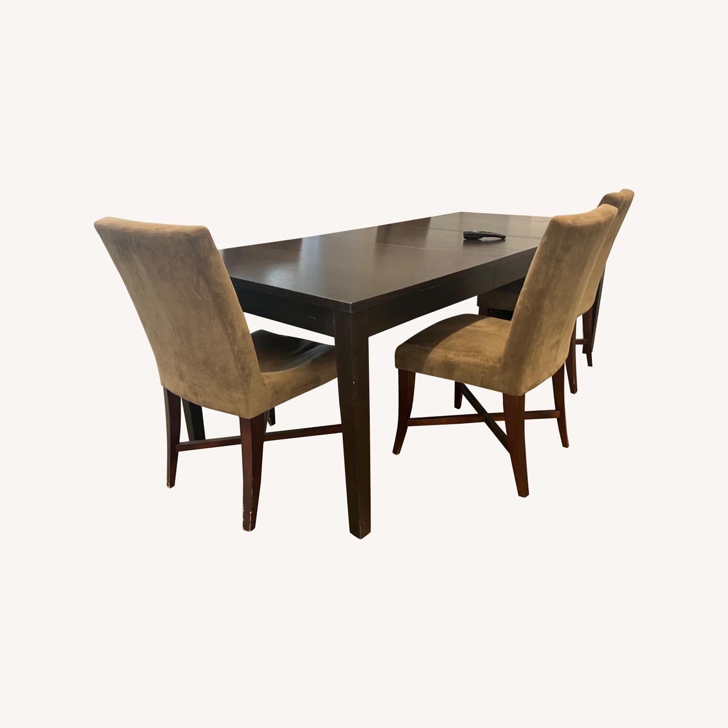 Raymour & Flannigan Logan Dining Table - AptDeco