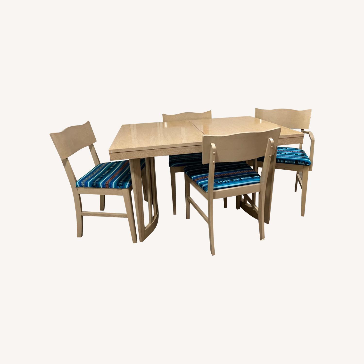 Dining Table Set: 4 Chairs and Leaflet included - AptDeco