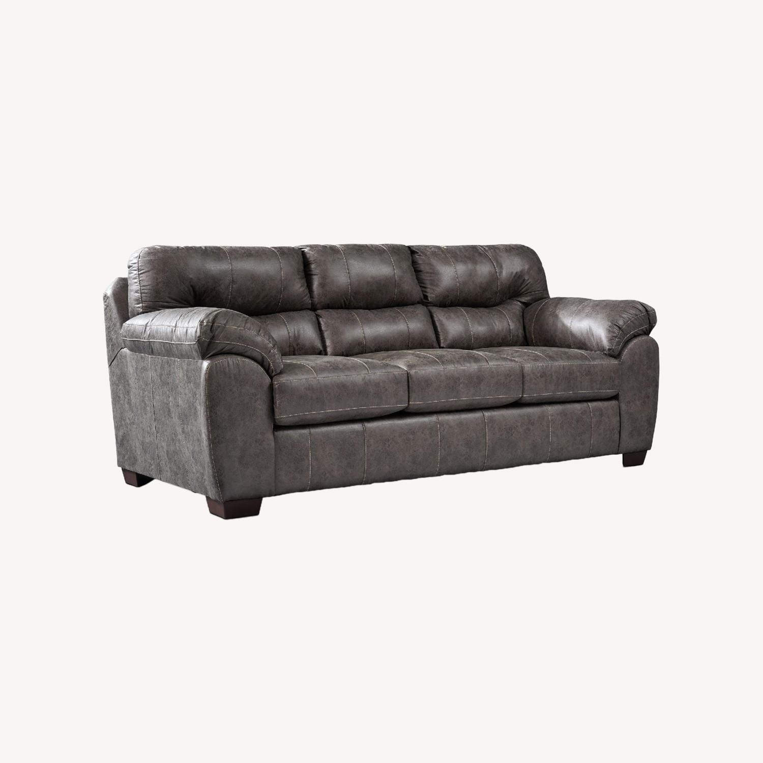 Value City Bennett Gray 3 Seater Sofa - AptDeco