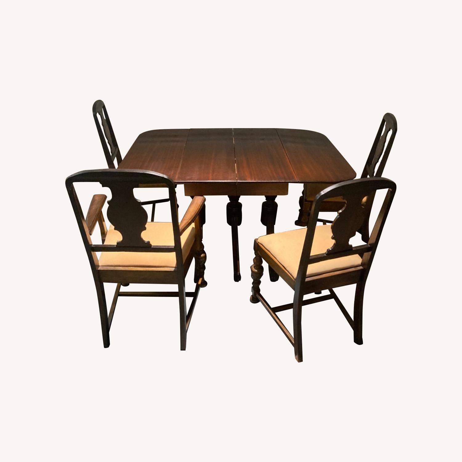 Canton GA. Dining Room Set - AptDeco
