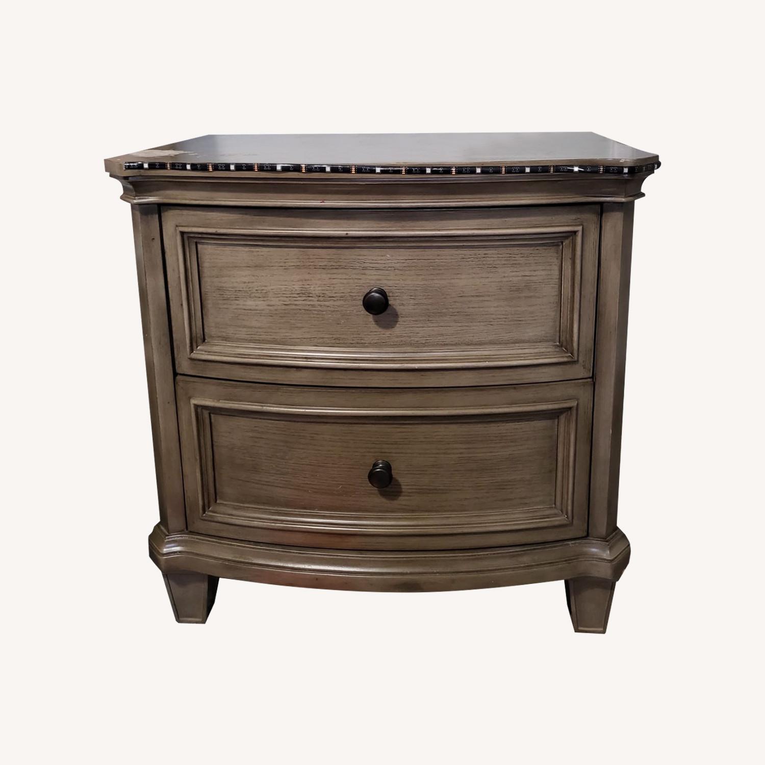 Raymour And Flanigan Nightstand