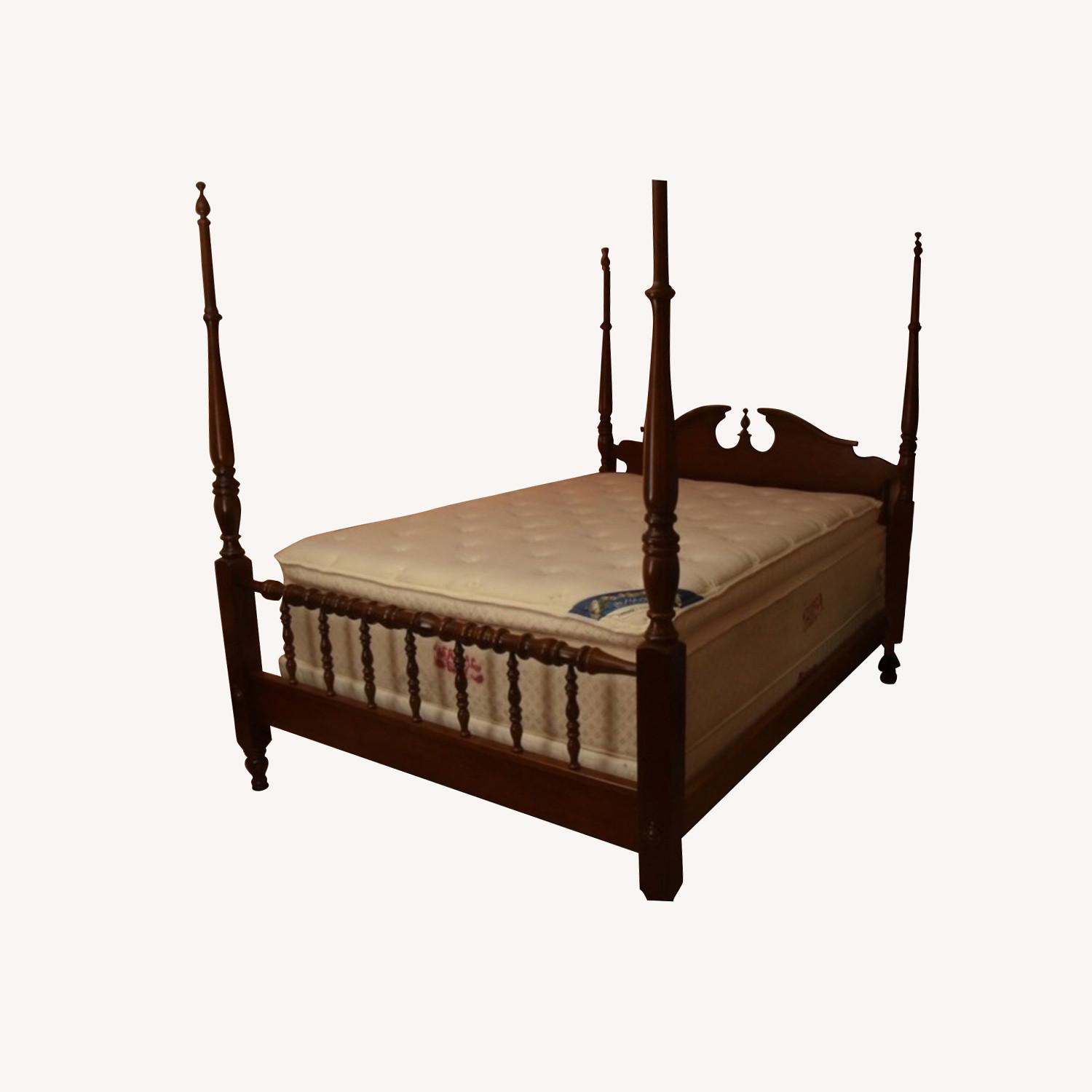 Antique Queen Full Spindle Bed - AptDeco