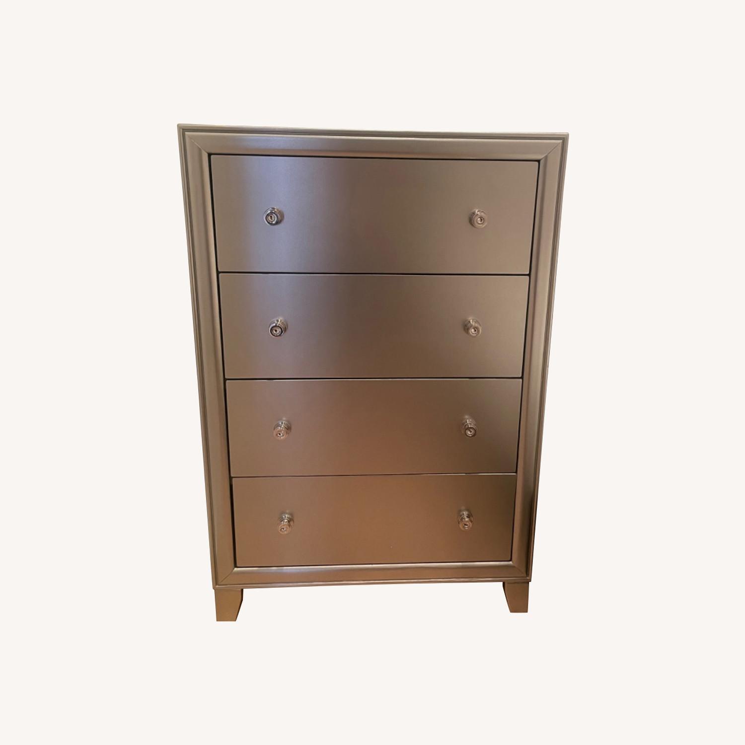 Bob's Discount Furniture Jem Silver 4 Drawer Chest - AptDeco