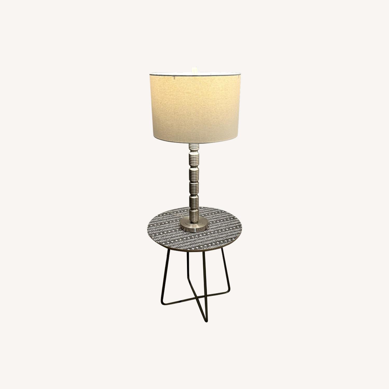 Hadley Metal Table Lamp & Table - AptDeco