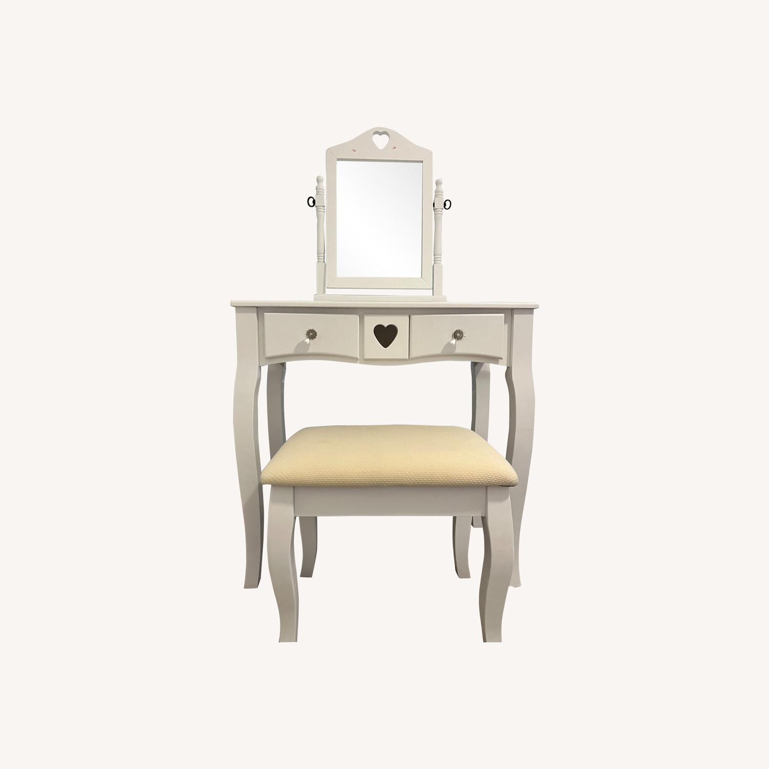 White Vanity With Bench - AptDeco