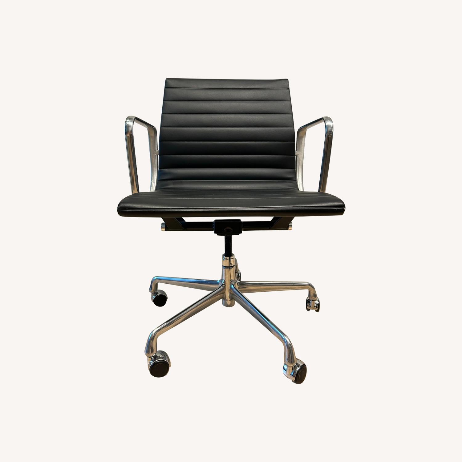 Herman Miller Desk Chair - AptDeco