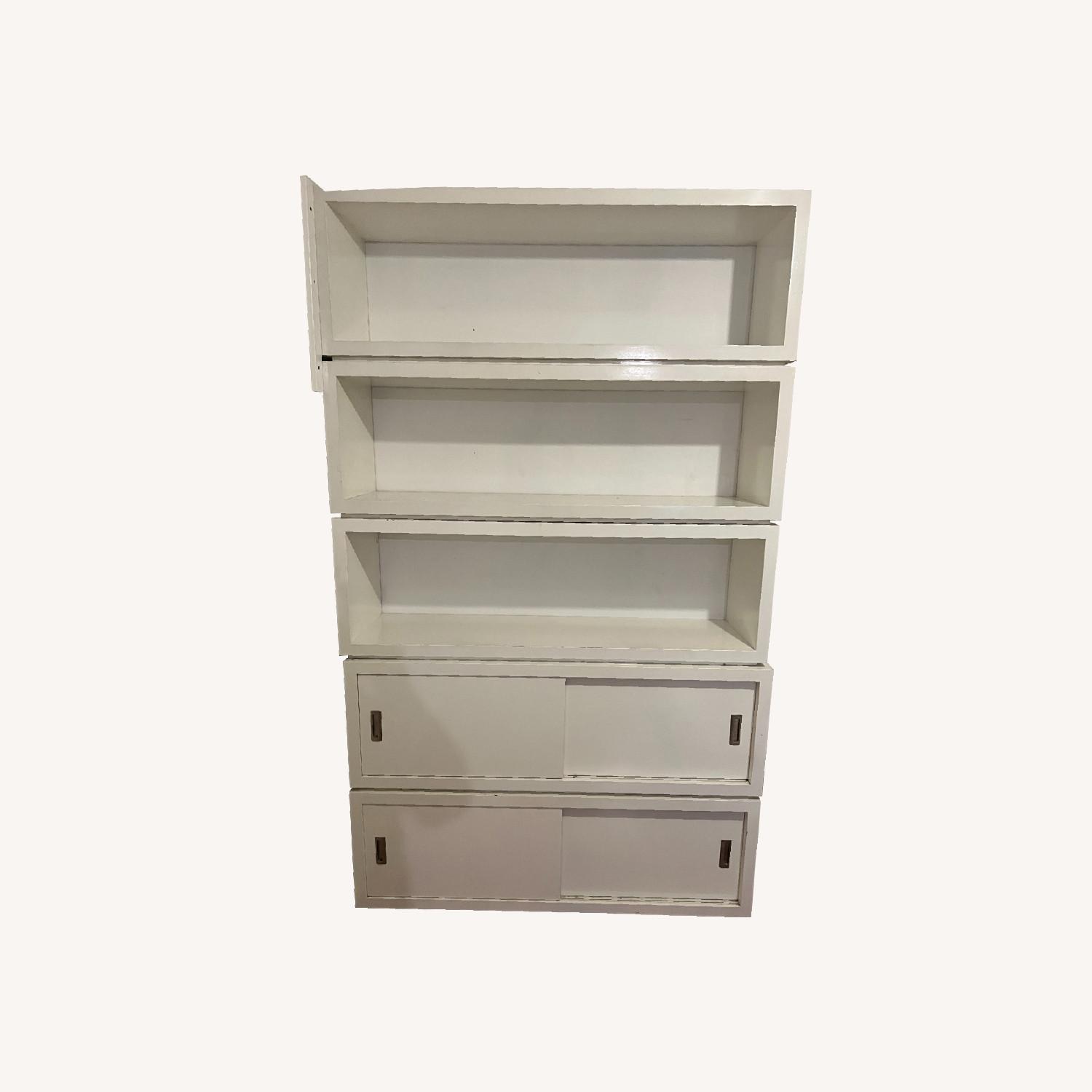 Impressive 5-Stack Bookshelf - AptDeco