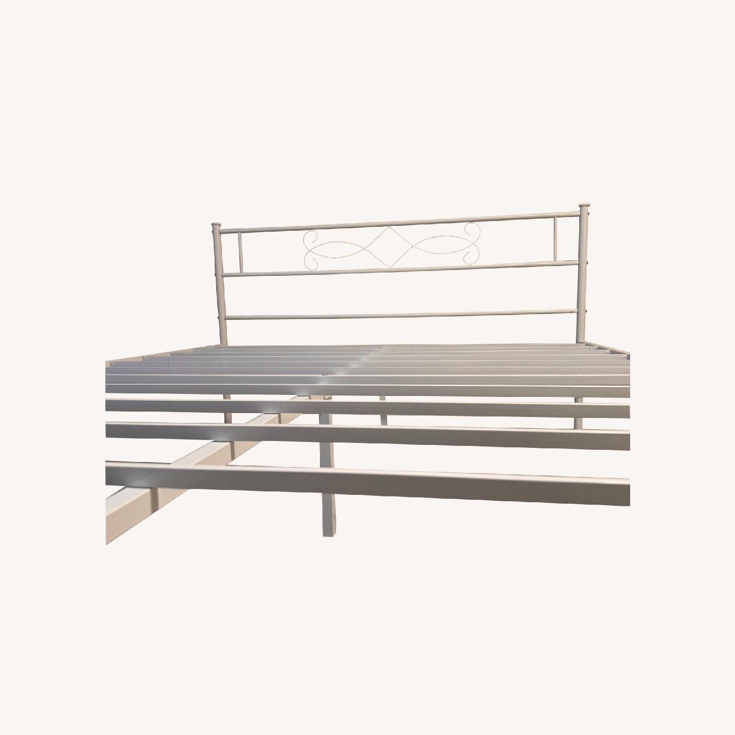 Wayfair Lark Manor Alsa Steel Queen Bedframe & Head - AptDeco