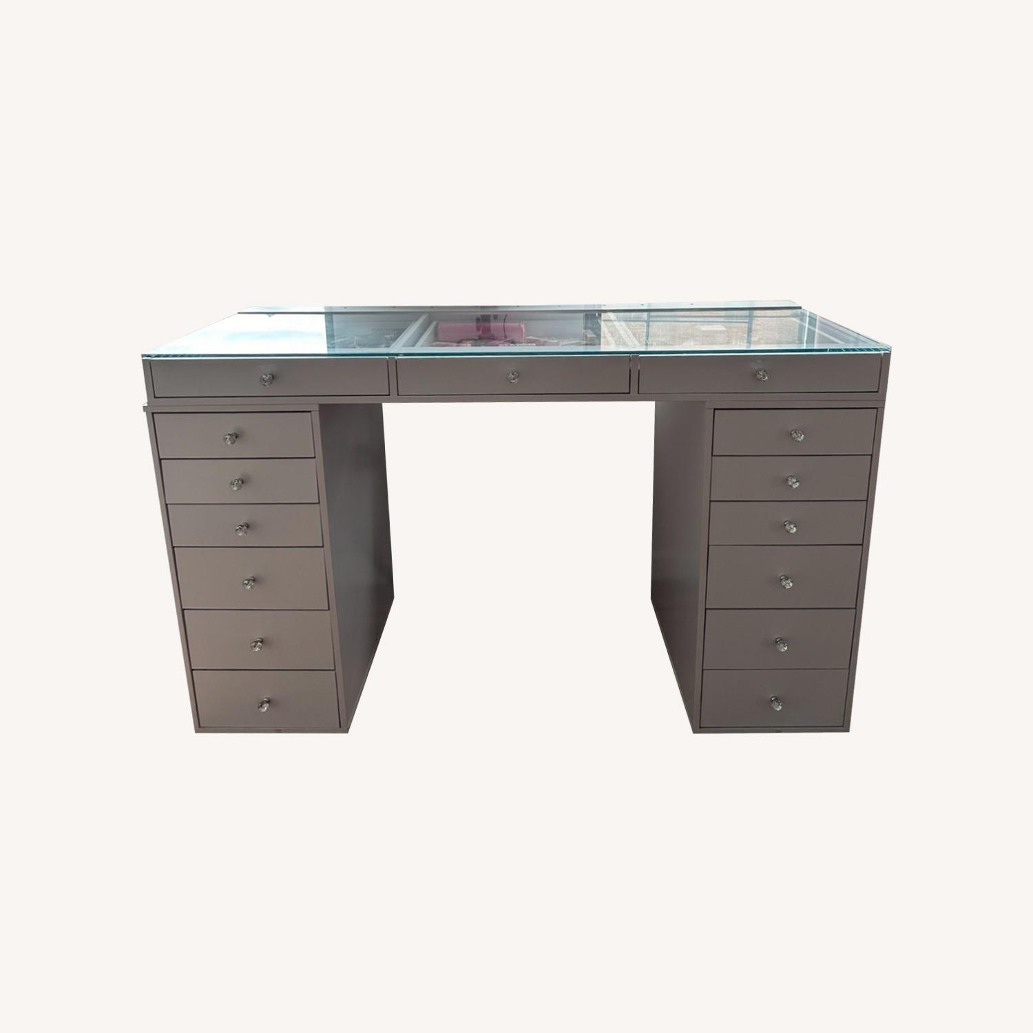 Impression Vanity - AptDeco